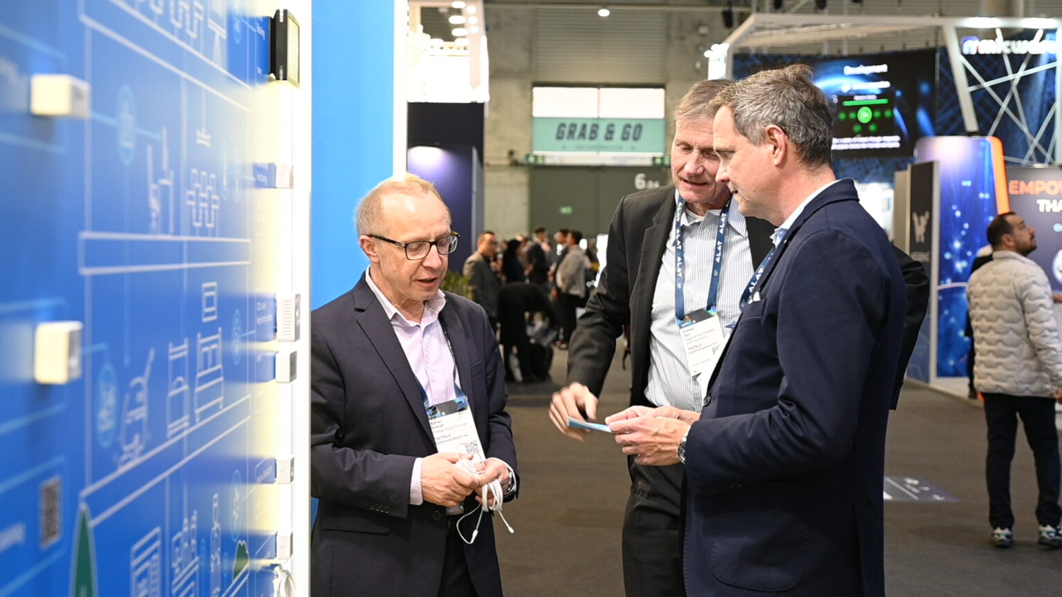 LoRaWAN Door, Light, Motion, PIR All-in-one Sensor | TEKTELIC