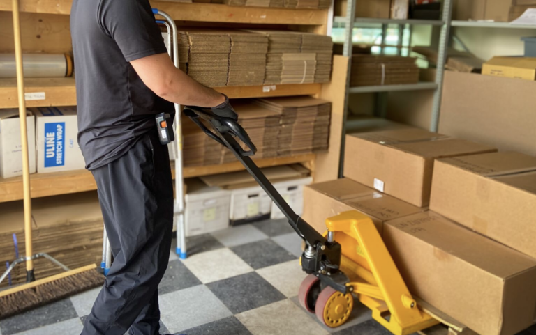 15 Best GPS Tracking Devices for Your Equipment [2025]