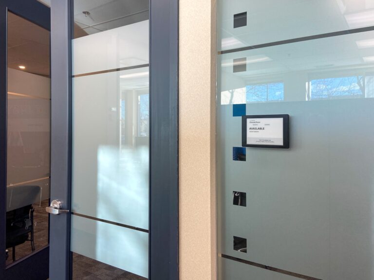 Maximize Efficiency With The Best Digital Meeting Room Signage